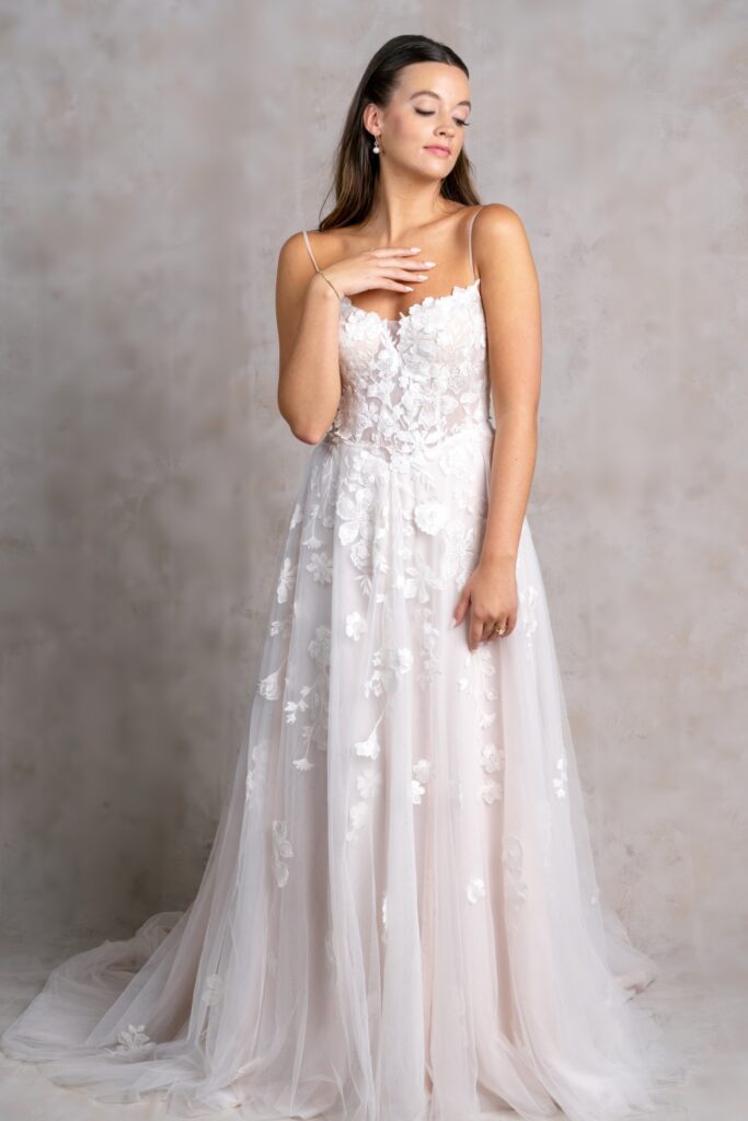 Simone Dress | Tulle Basque Wedding Dress | Grace + Ivory